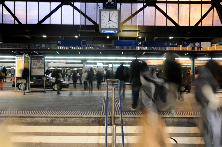 Improving Bus Terminals with Wireless Clock Systems - Sapling Clocks